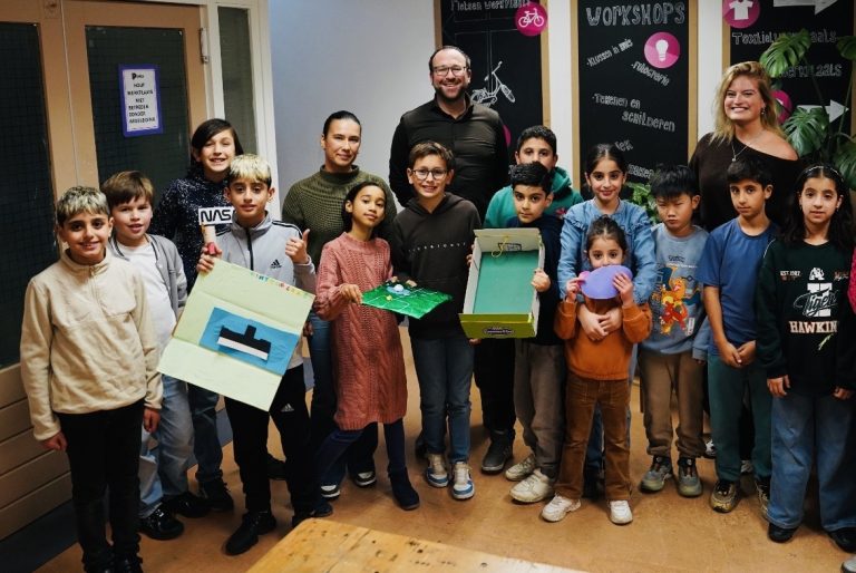 Wethouder Bouke Velzen geeft gastles bij Piezo TalentenAcademie – Piezo